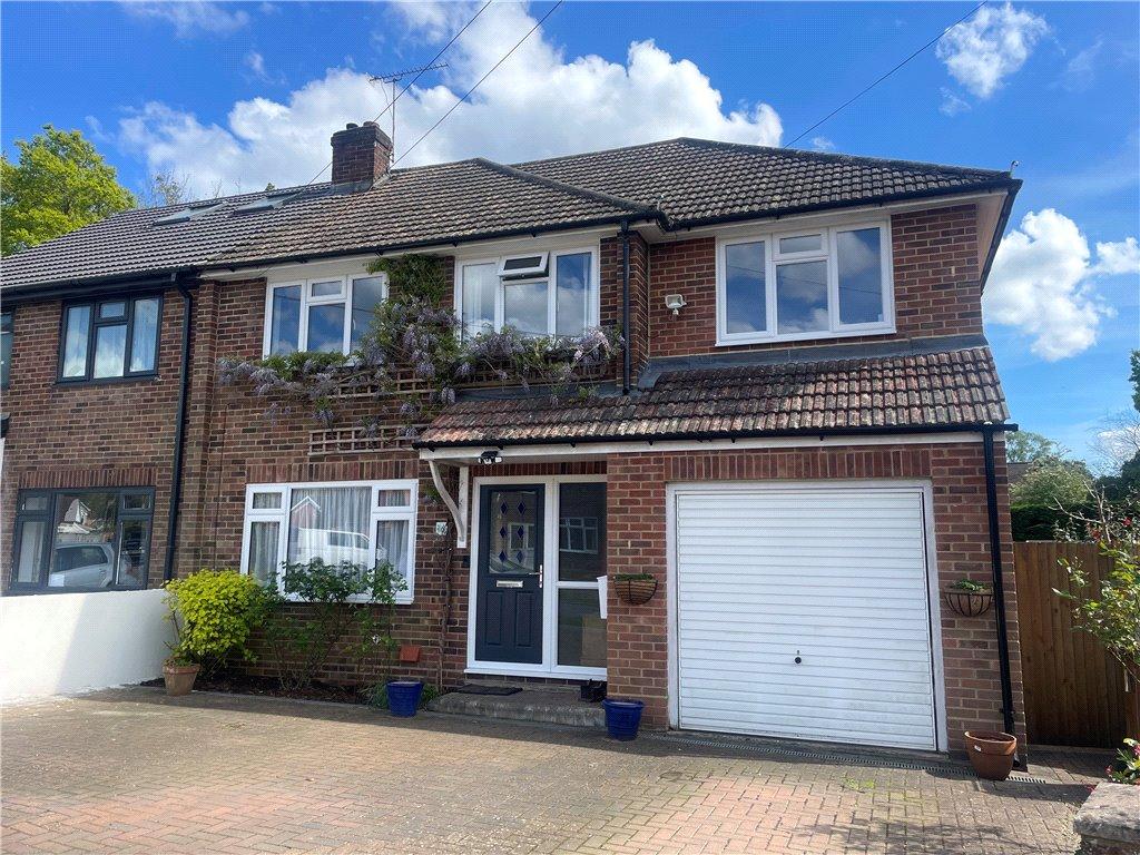 Hinton Close, Crowthorne, Berkshire 4 bed semi-detached house - £550,000