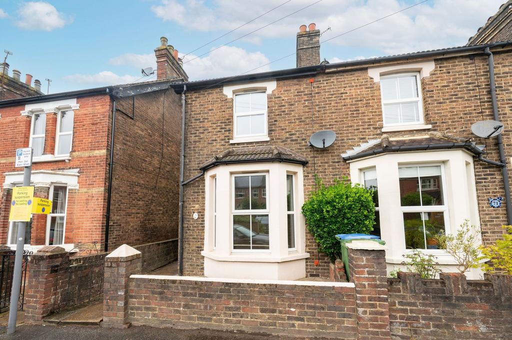 Station Road Horsham Rh13 2 Bed Property For Sale £369 950