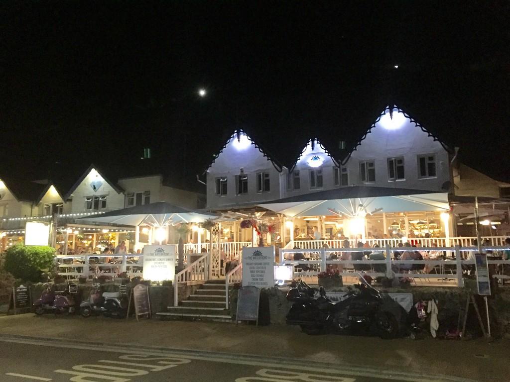Esplanade, Shanklin Bar and nightclub for sale - £945,000