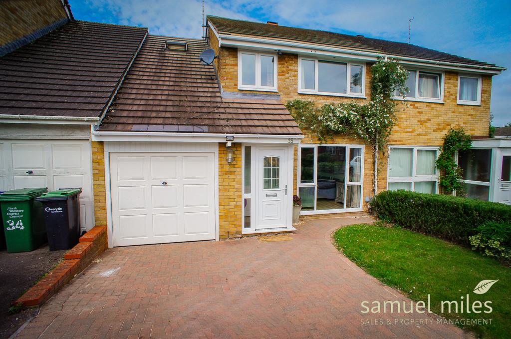 Saffron Close, Wiltshire SN4 4 bed semi-detached house - £385,000