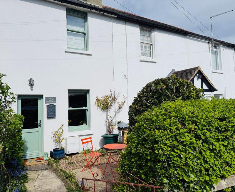 Saltwood 2 bed terraced house for sale - £350,000