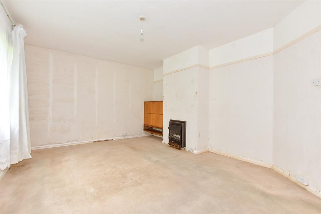 Mount Road, Dover, Kent 2 bed semi-detached bungalow - £200,000