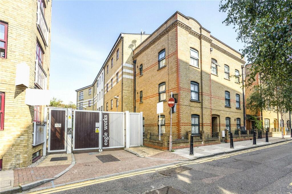 Quaker Street, Spitalfields, E1 2 bed maisonette - £3,294 pcm (£760 pw)