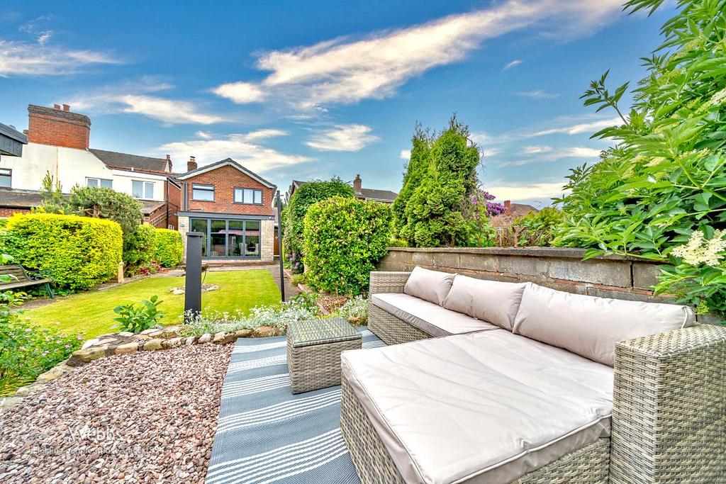 Long Lane, Great Wyrley / Newtown... 3 bed detached house - £350,000