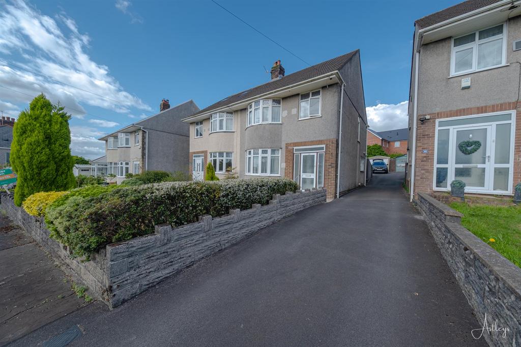 Peniel Green Road, Llansamlet, Swansea 3 bed semi-detached house - £190,000