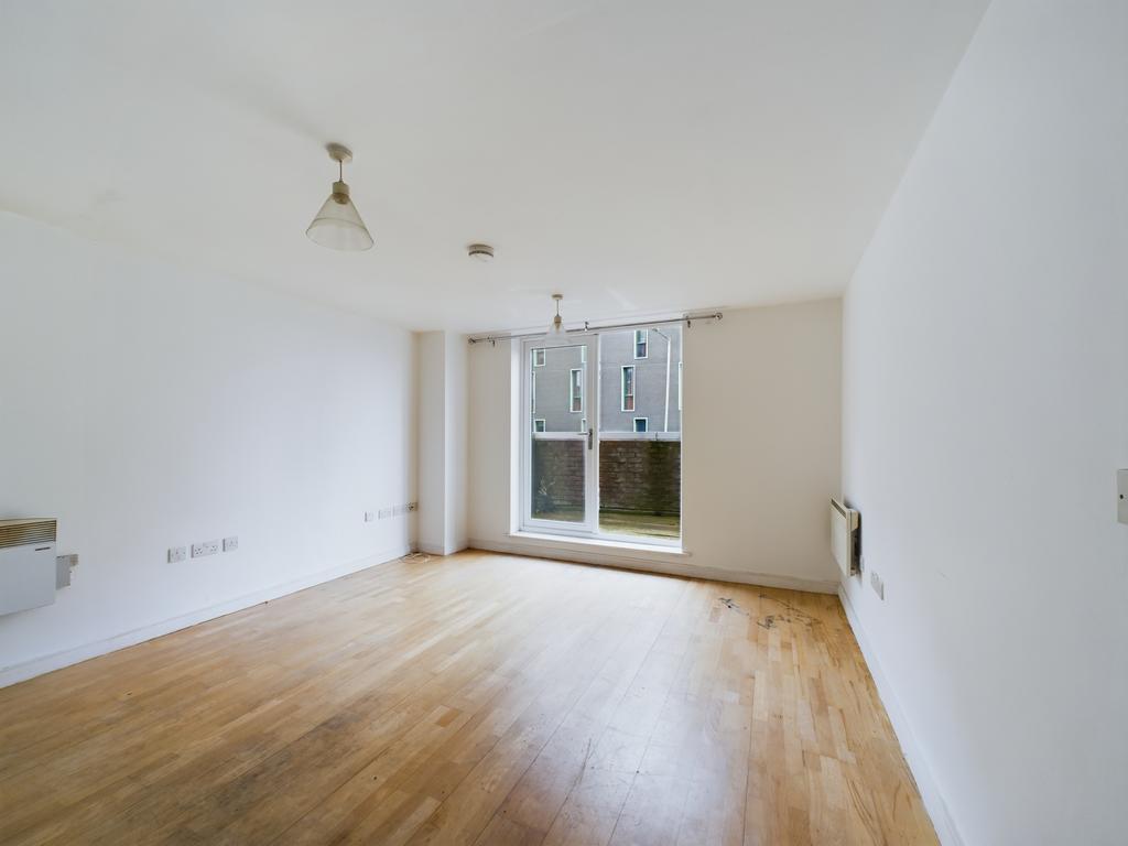 Staten Court, 84 Tradewind Square... 2 bed flat - £800 pcm (£185 pw)