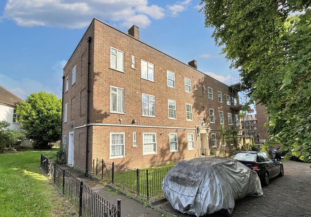 Flat 1, Bertrand House, Leigham... 2 bed flat - £280,000