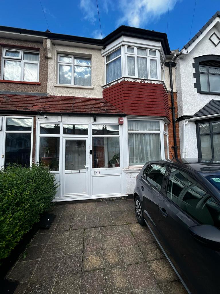 Wembley HA0 2 bed terraced house - £400,000