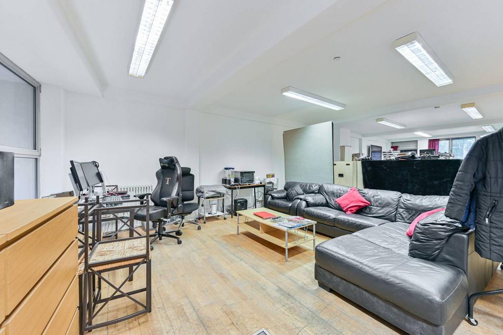 Grosvenor Terrace, Camberwell... 2 bed flat - £850,000
