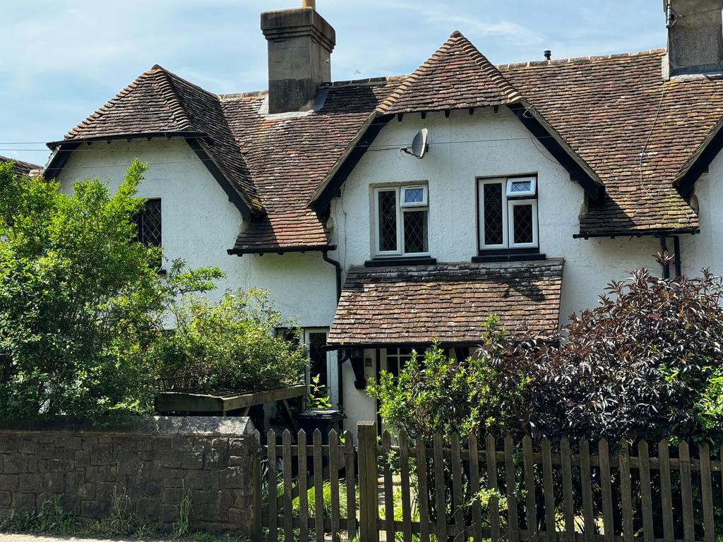 Staplehurst, Kent 2 bed terraced house - £375,000