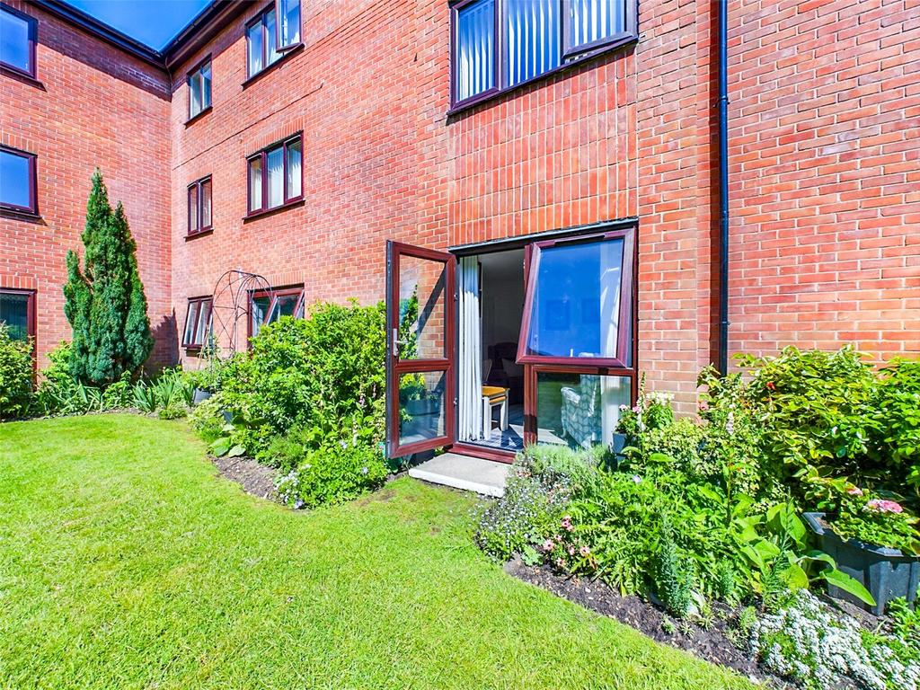 Purewell, Christchurch, Dorset, BH23 1 bed retirement property - £100,000