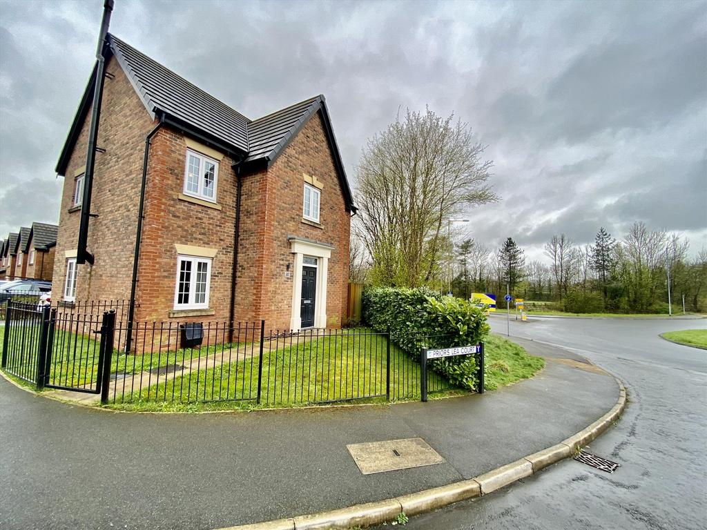 Priors Lea Court, Preston PR2 3 bed detached house - £1,295 pcm (£299 pw)