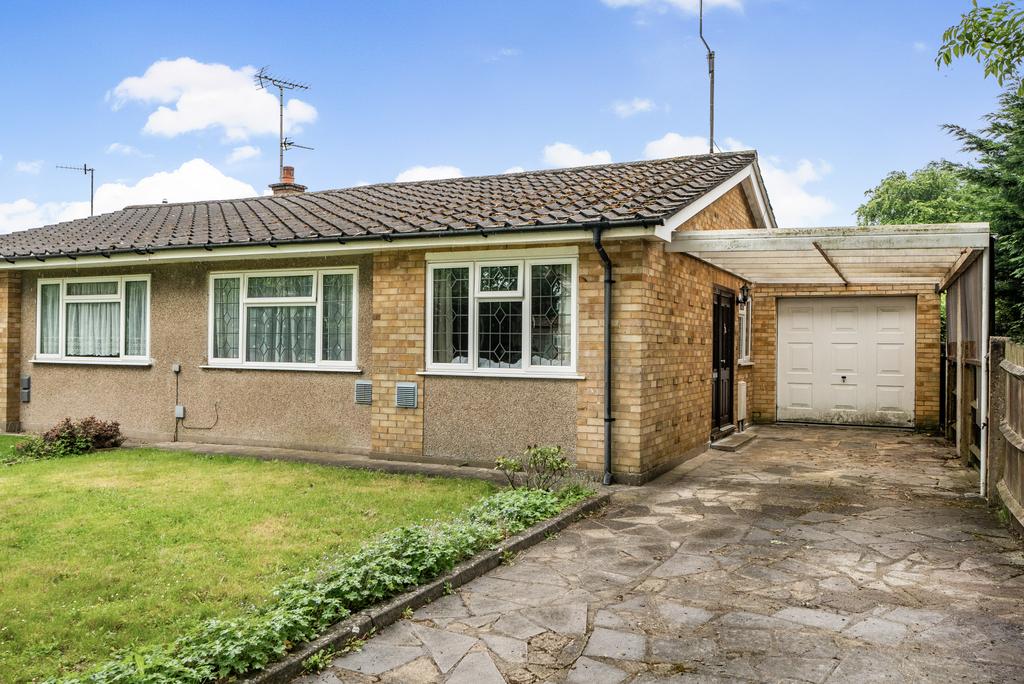 High Road, Leavesden, Watford WD25 7AQ 3 bed bungalow for sale - £500,000