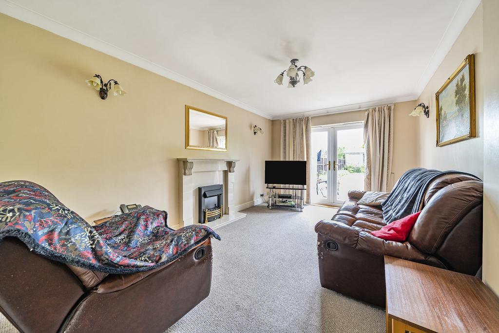 High Road, Leavesden, Watford WD25 7AQ 3 bed bungalow for sale - £500,000