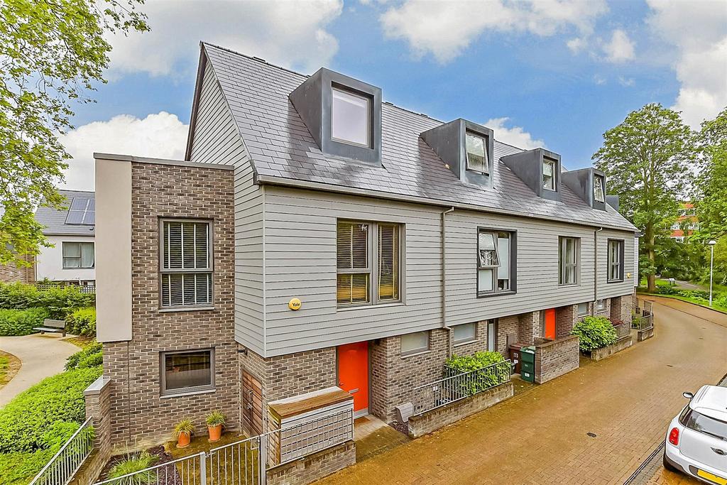 Riverbank Way, Wallington, Surrey 4 bed townhouse - £675,000