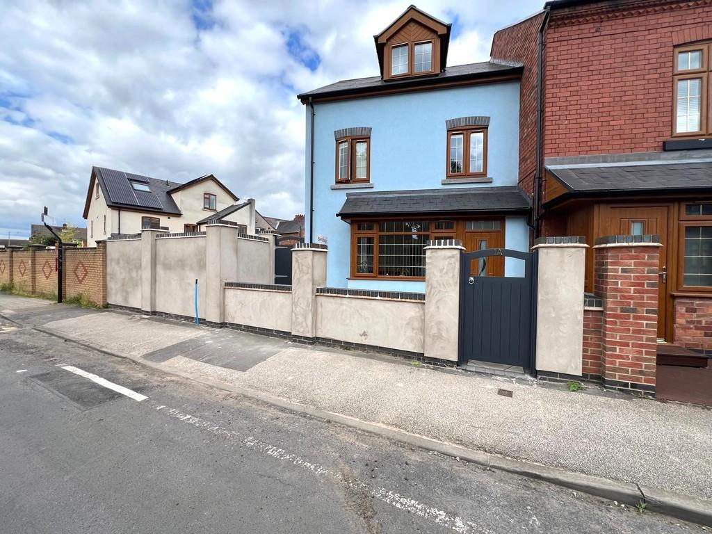 The Light House, Dark Lane, Bedworth... 3 bed end of terrace house - £269,995