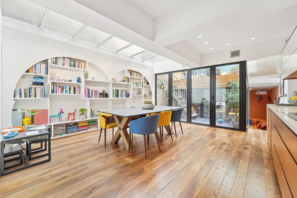 Edith Grove, Chelsea SW10 2 bed apartment for sale - £925,000