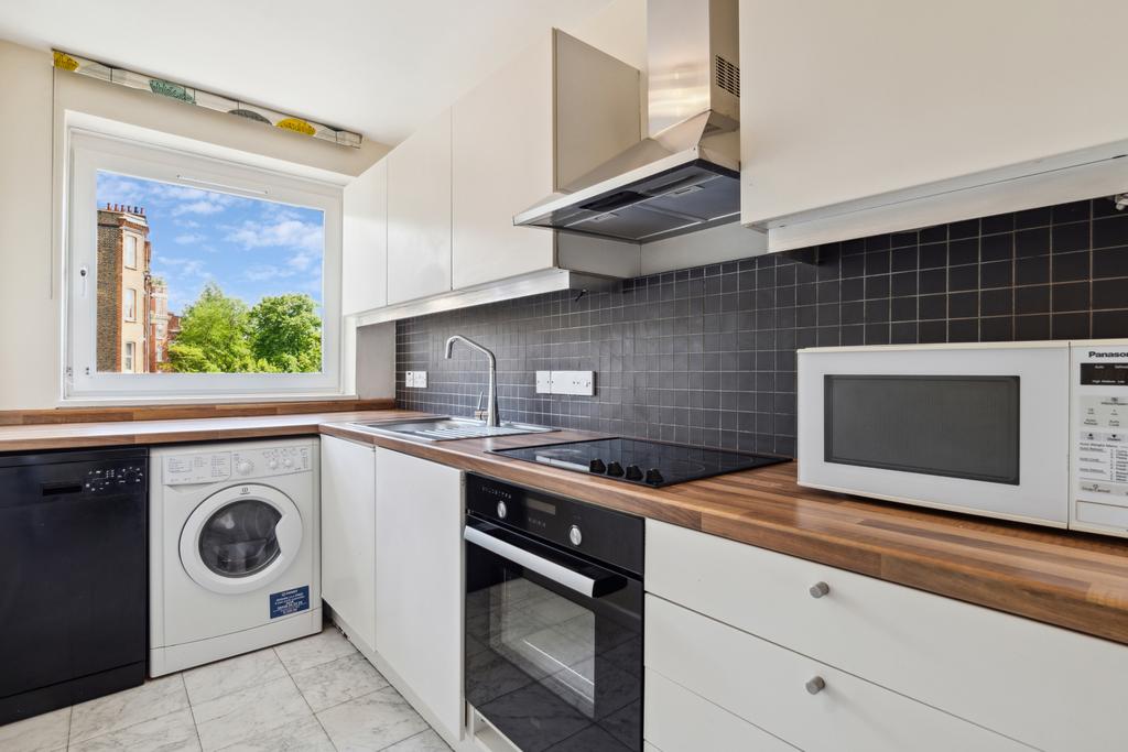 Stuart Tower, 105 Maida Vale, London 1 bed flat - £2,350 pcm (£542 pw)