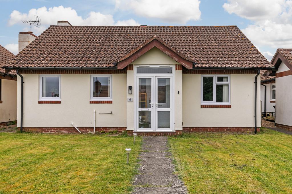 Mallard Close, Alresford, SO24 2 bed detached bungalow for sale - £400,000