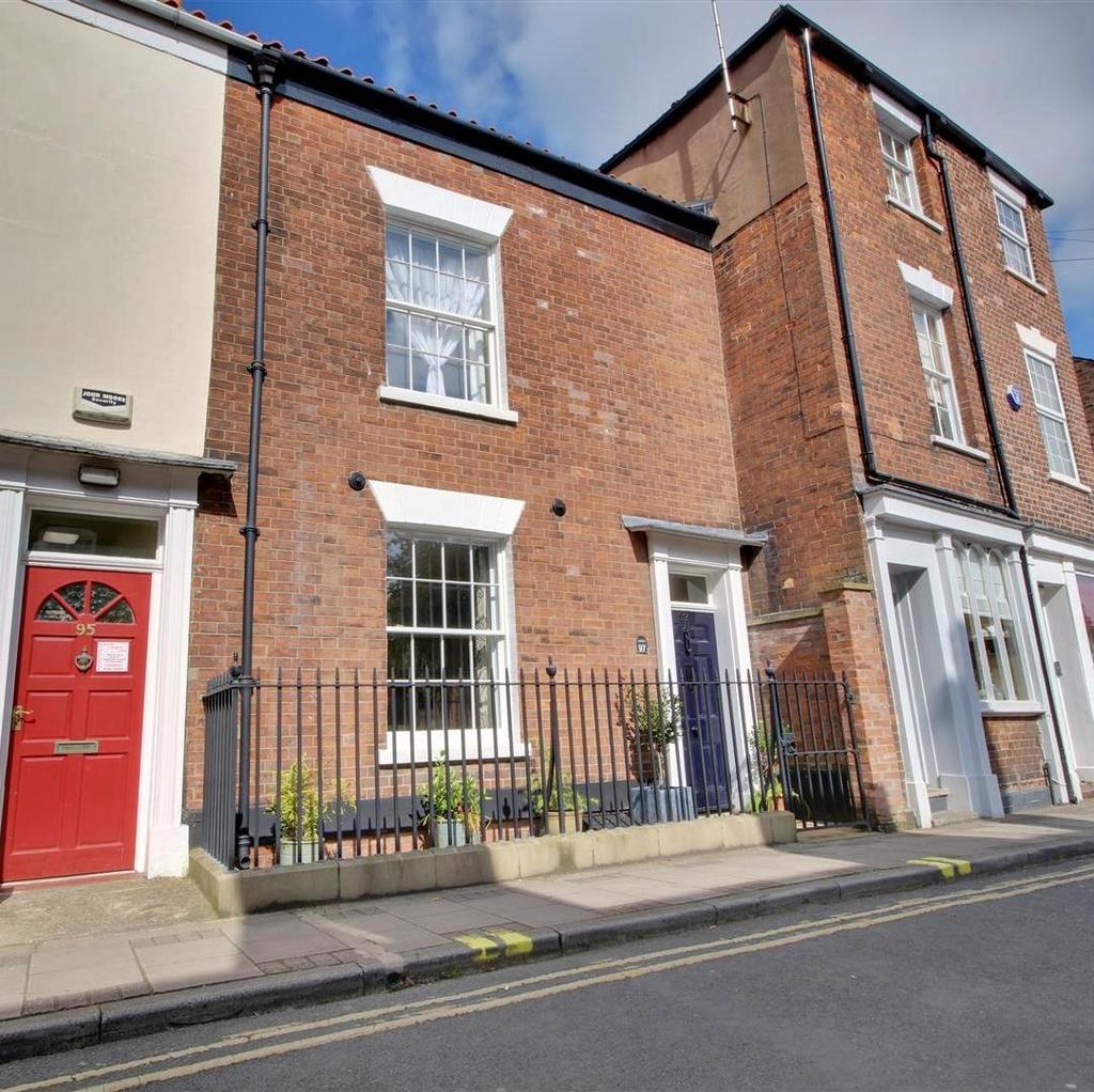 Walkergate, Beverley 3 bed townhouse - £380,000