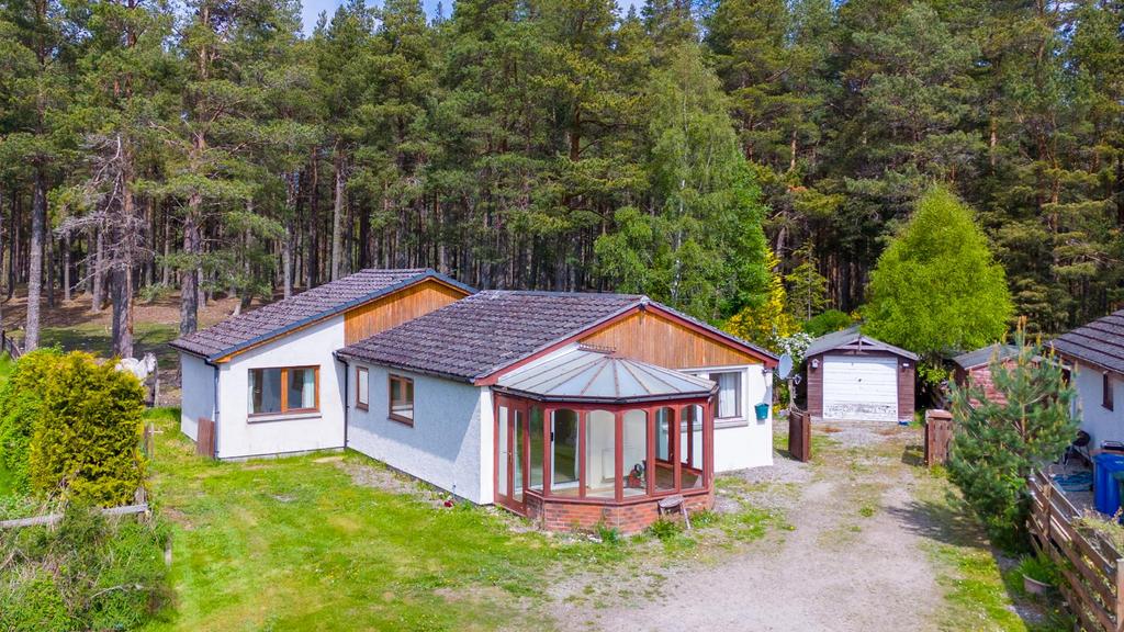 Duthil, Carrbridge 3 bed detached bungalow - £240,000