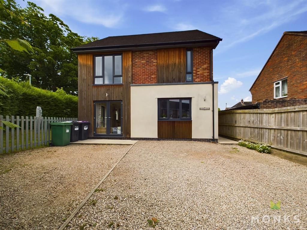 Cherry Tree Drive, Oswestry 3 bed detached house - £325,000