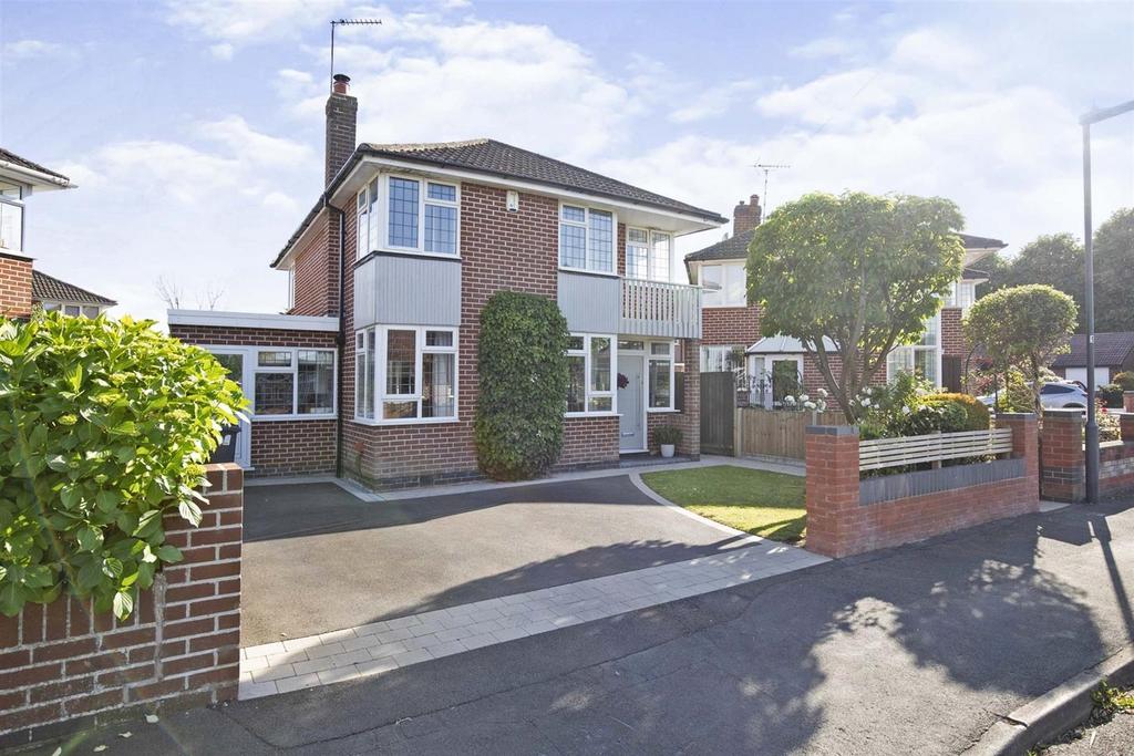Suncliffe Drive, Kenilworth 3 bed detached house - £575,000