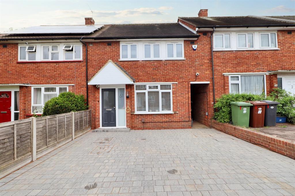 Morpeth Avenue, Borehamwood 3 bed terraced house - £499,950