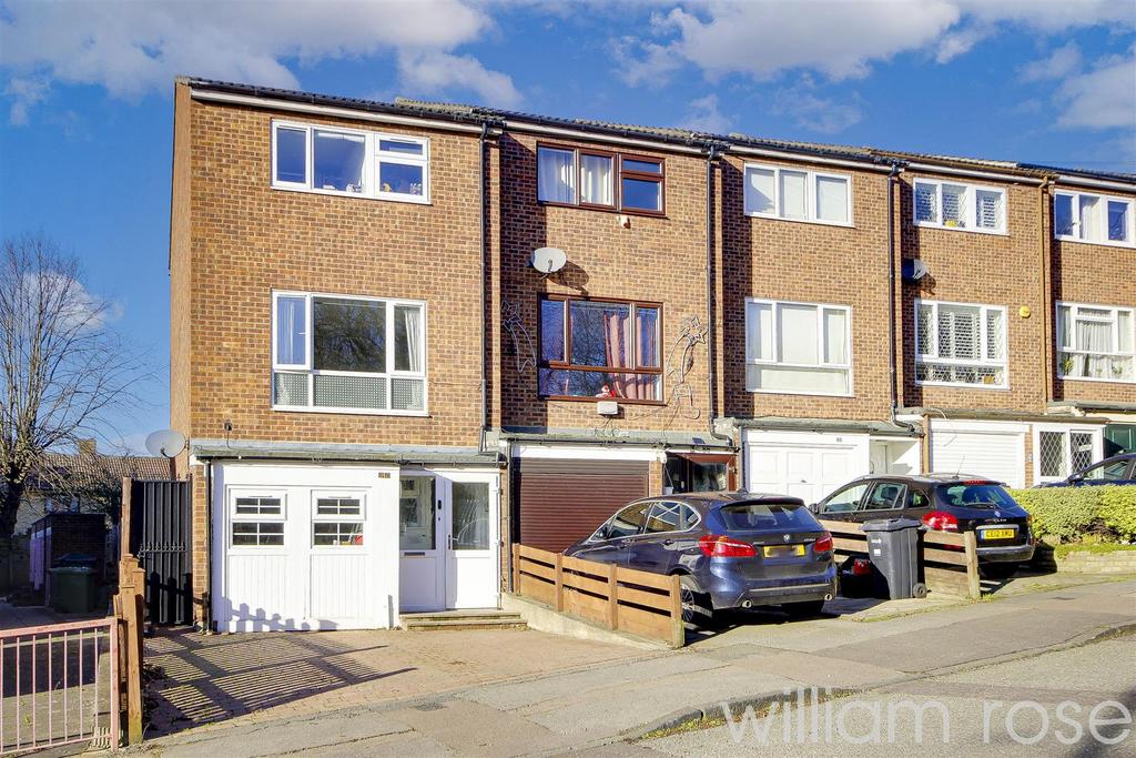 Roding Lane North, Woodford Green IG8 4 bed semi-detached house for ...