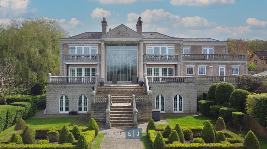 Mott Street, Loughton IG10 6 bed detached house - £5,450,000