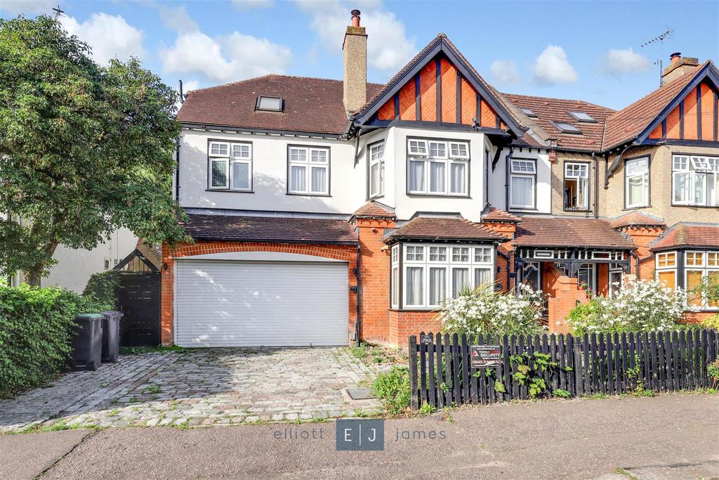 The Drive, Loughton IG10 5 bed semi-detached house - £1,450,000