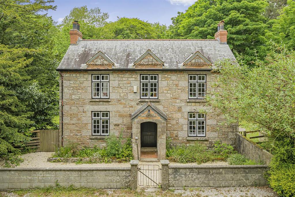 Pendarves, Camborne 4 bed detached house - £585,000