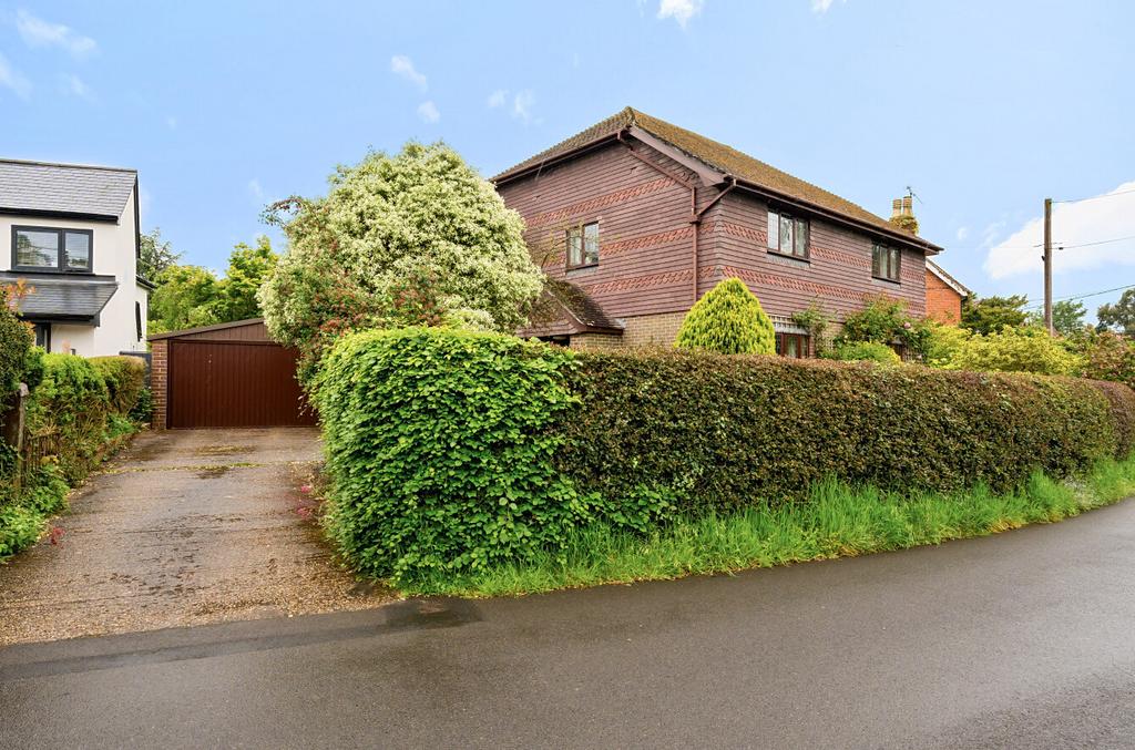 Mortimer Common, Reading RG7 4 bed detached house for sale - £799,950