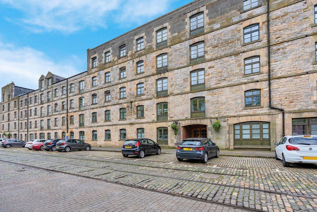 Commercial Street, Leith, Edinburgh, EH6 2 bed apartment - £215,000