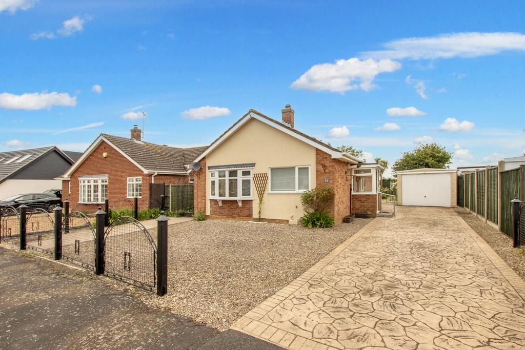 Marram Way, Heacham 3 bed detached bungalow - £340,000