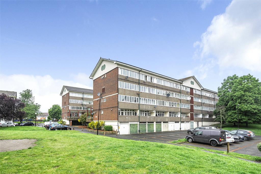 Hazel Grove, London, SE26 2 bed flat for sale - £300,000