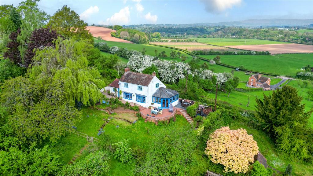 Mole End, Upper Rochford, near... 3 bed detached house for sale - £475,000