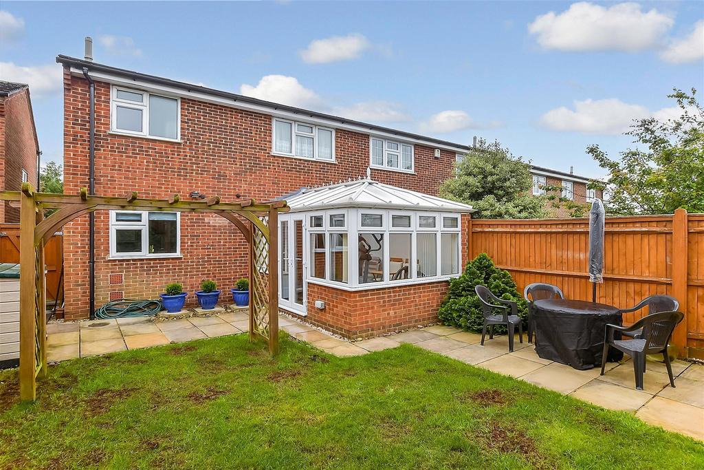 Baywell, Leybourne, Kent 3 bed semi-detached house for sale - £425,000