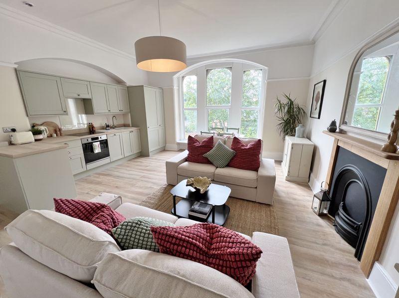 Bridge Street, Frome 2 bed apartment - £275,000