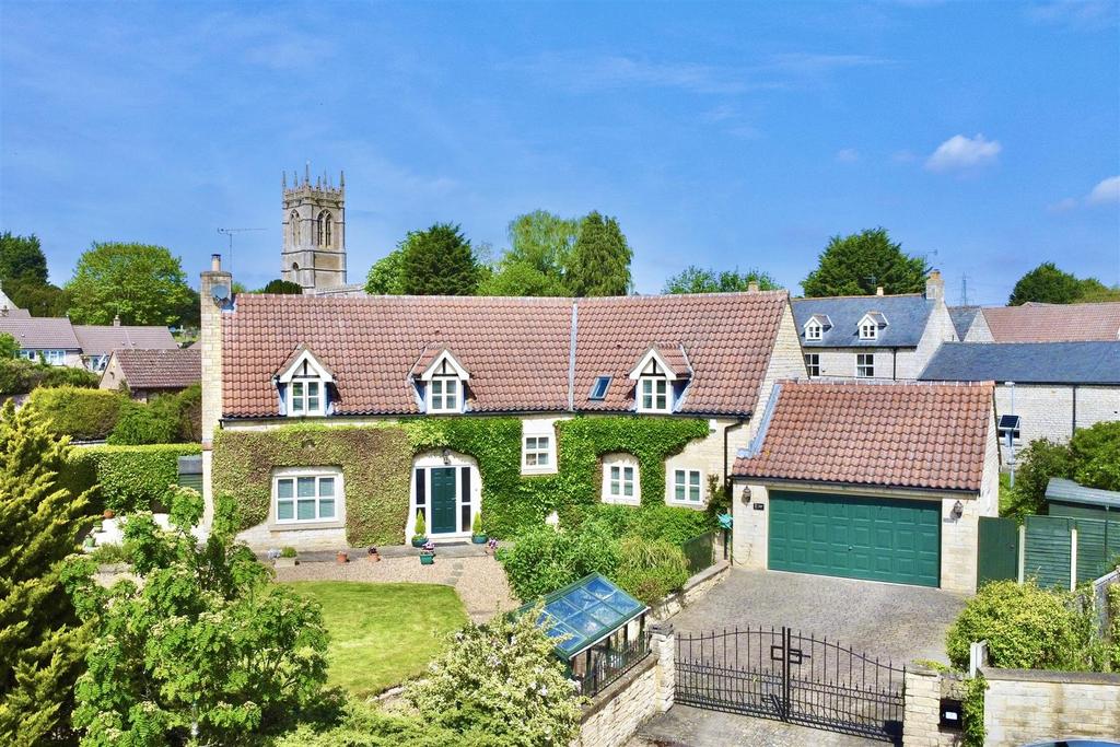 Staples Court, Great Ponton 5 bed detached house - £500,000
