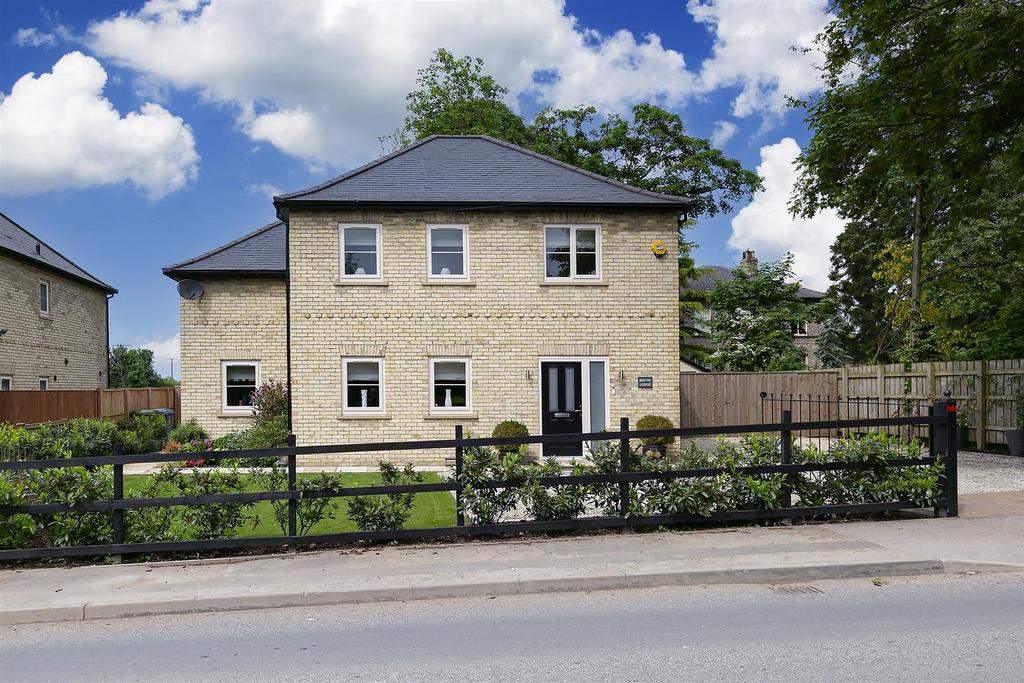 Full Sutton, York 4 bed detached house - £525,000