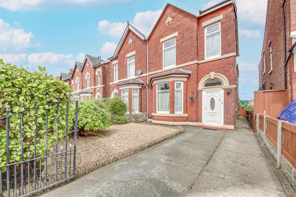 Tithebarn Road, Southport PR8 3 bed semi-detached house - £210,000