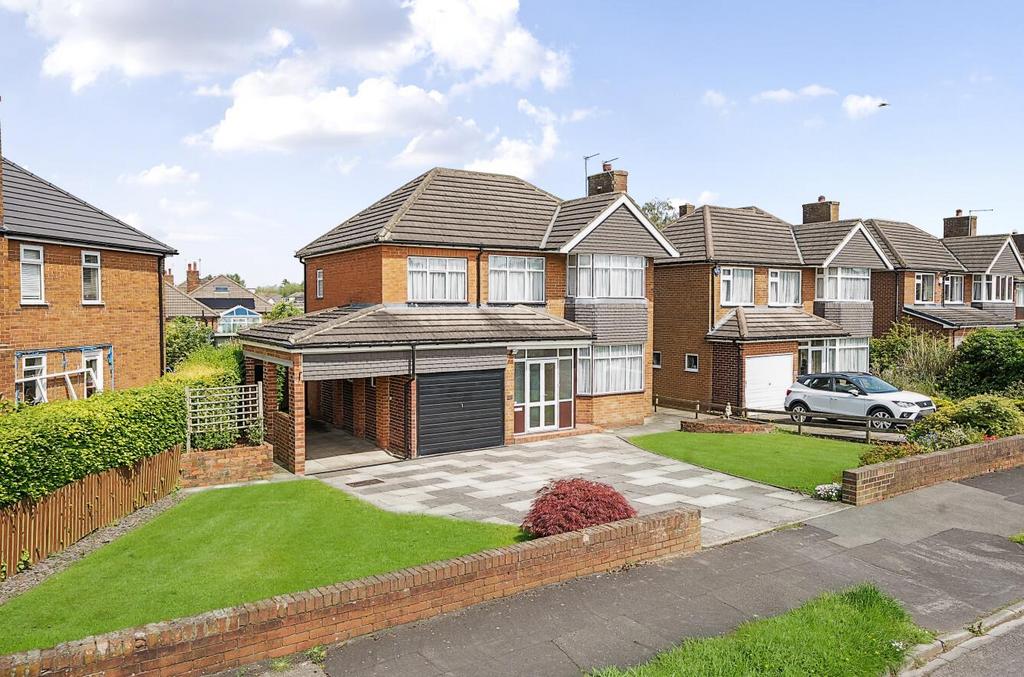 Smithy Lane, Cookridge 4 bed detached house - £500,000