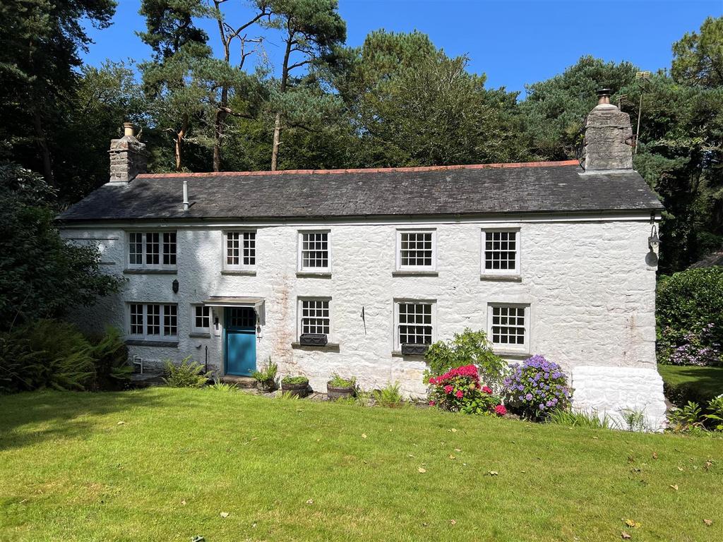 Godolphin Cross TR13 4 bed detached house for sale - £625,000