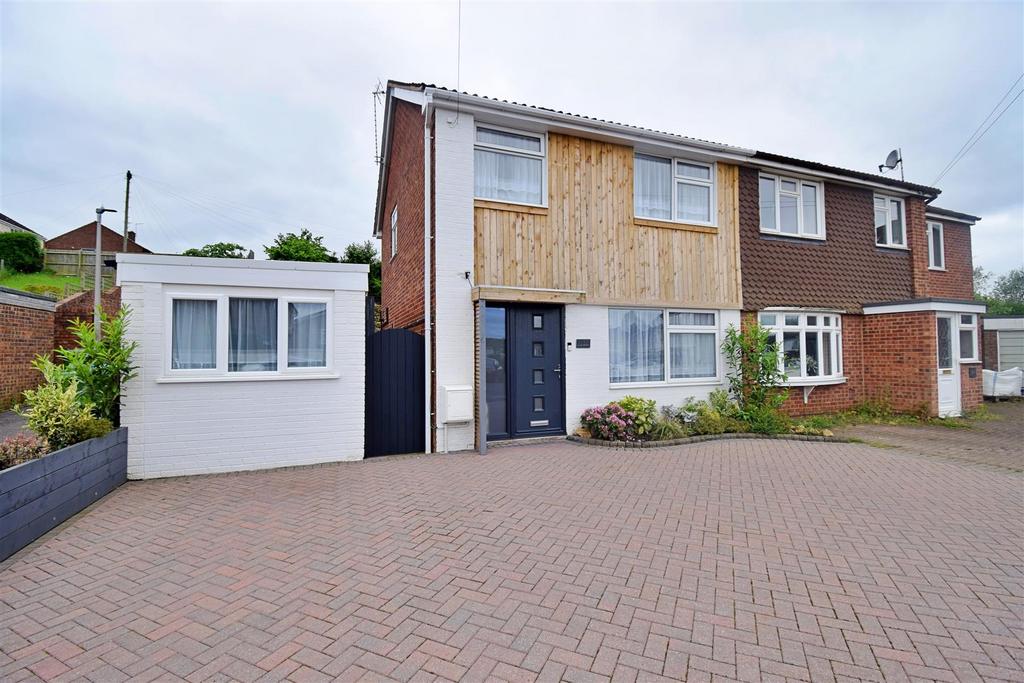 Gibson Drive, Rugby CV21 3 bed semi-detached house for sale - £285,000