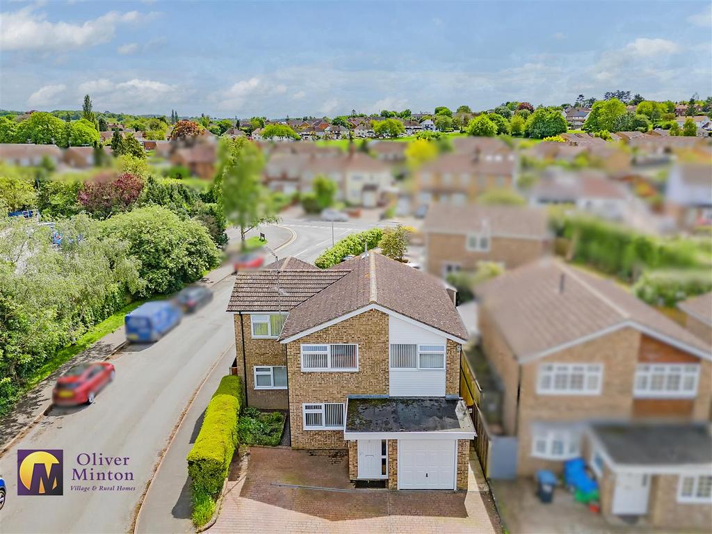 Perowne Way, Puckeridge, Herts 5 bed detached house - £650,000