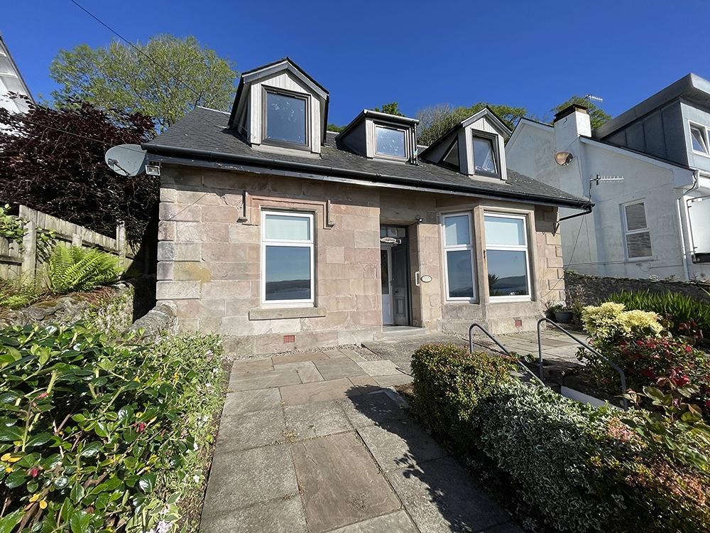 61 Shore Road, Innellan, Argyll and... 3 bed flat - £160,000