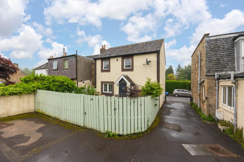 Baberton Avenue, Juniper Green EH14 2 bed detached house - £290,000