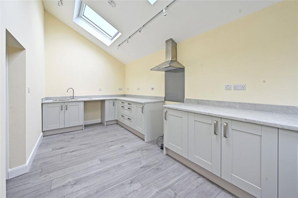 Crossways Cottage, Howey, Llandrindod... 3 bed detached house - £750 ...