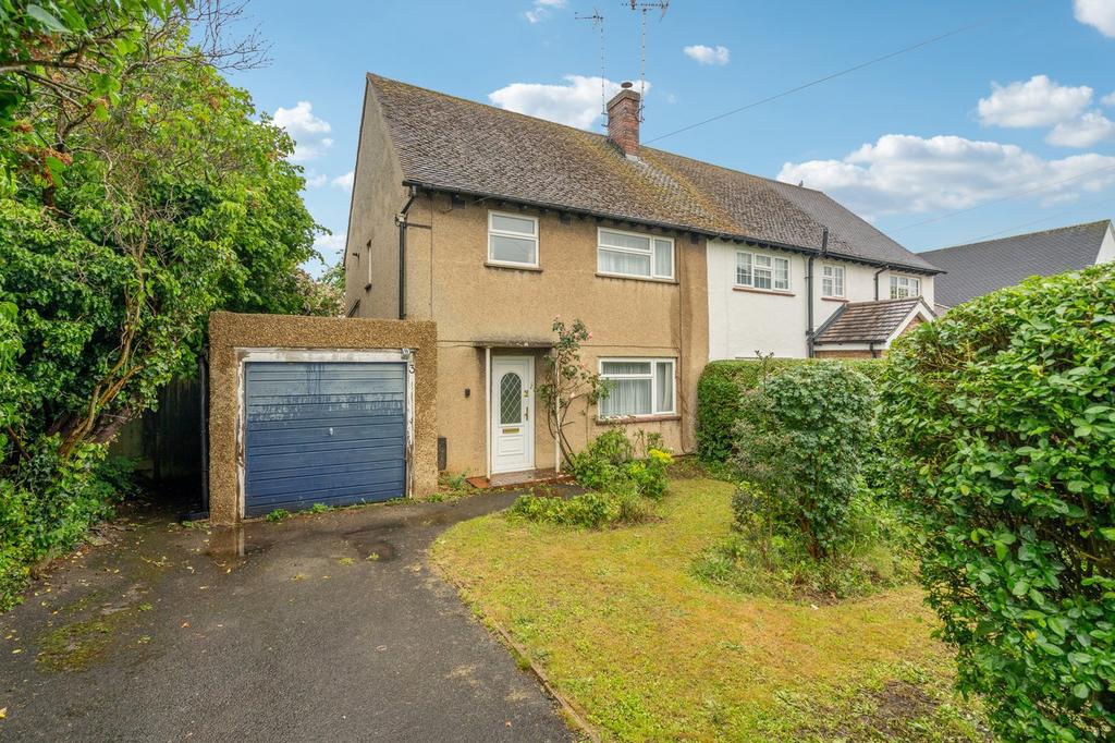 Langbridge Close, Hitchin, SG4 3 bed semi-detached house - £495,000